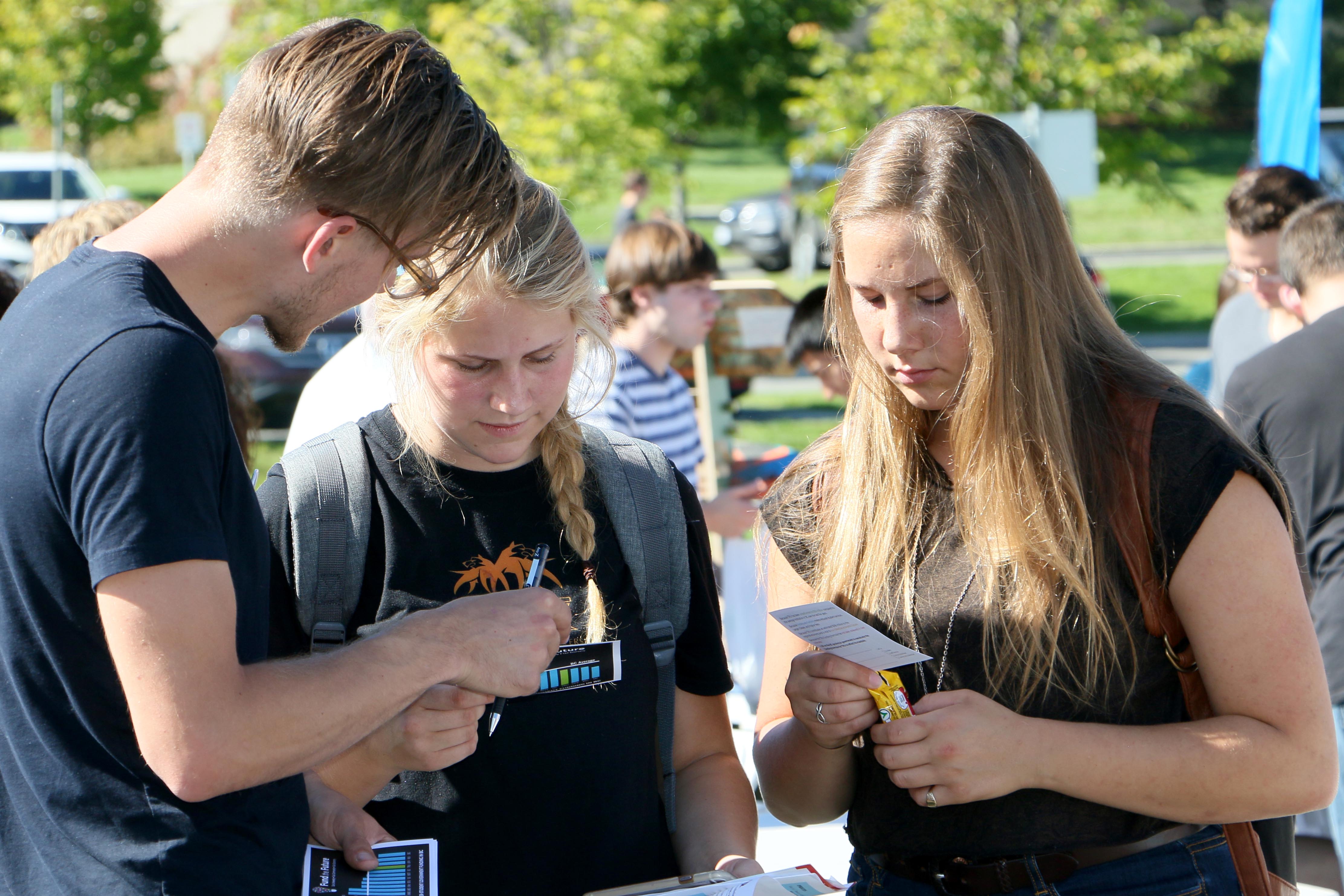 Clubs Day 2016 attracts hundreds – TRU Newsroom