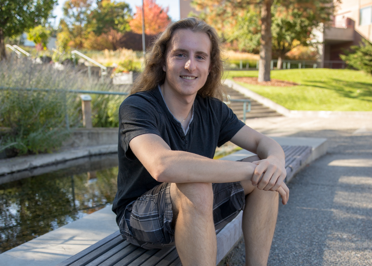 Scholarship winner Floen combines service, science and music – TRU Newsroom